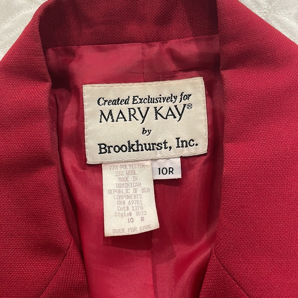 Beautiful Red Blazer Created Exclusively For Mary Kay - Gem